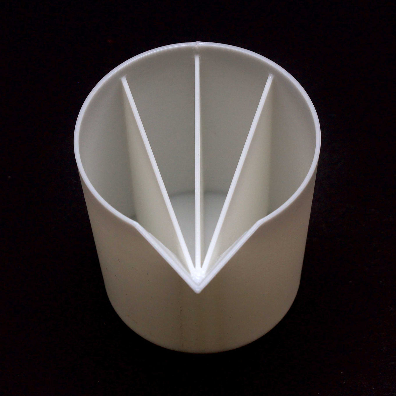 Pointed Spout Split Cup 2 to 6 slots, 4oz to 12oz – PaintPourStore