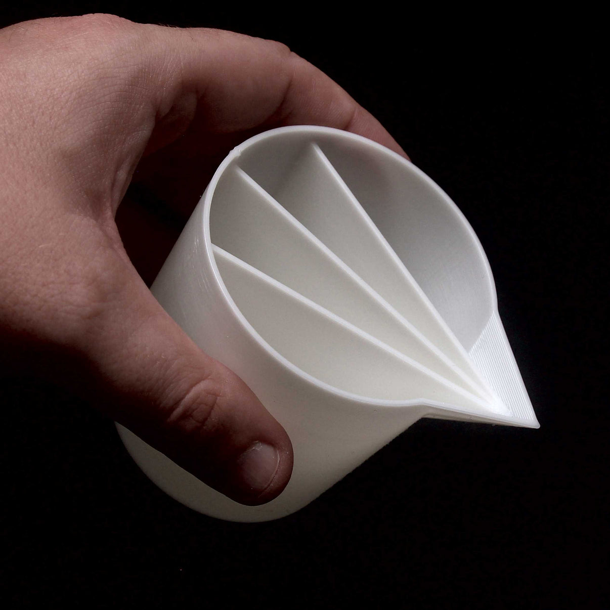 Pointed Spout Split Cup 2 to 6 slots, 4oz to 12oz – PaintPourStore